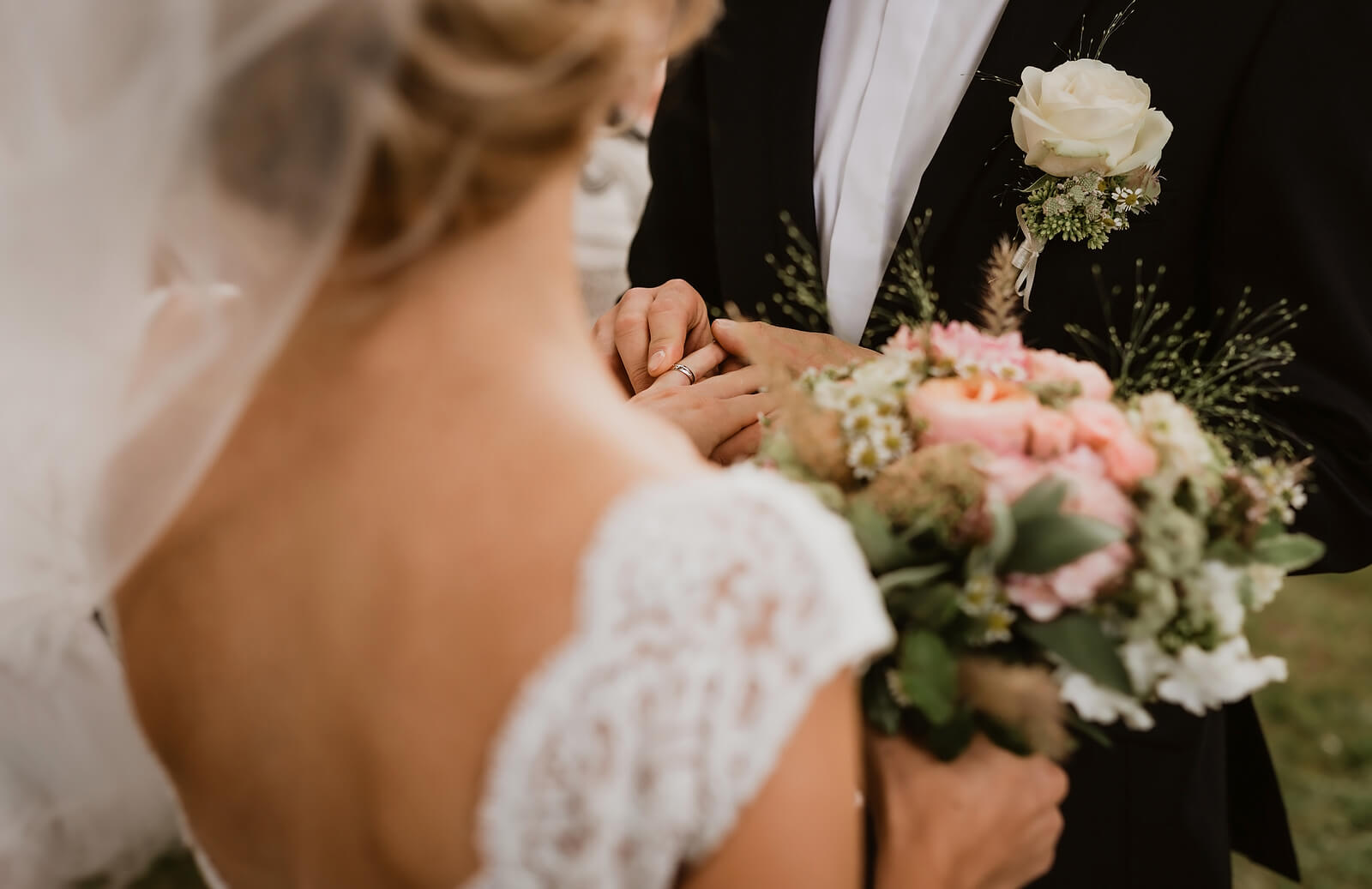 A beginner's guide to wedding ring styles - Robert Gatward Jewellers